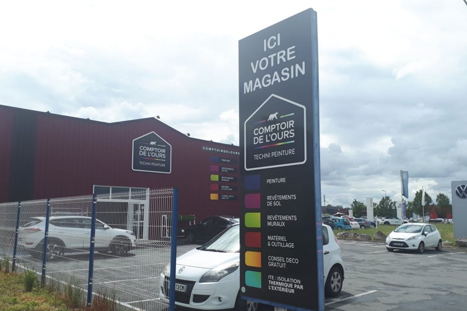 Créez votre totem publicitaire sur-mesure | Agence Menth'Allo Marmande